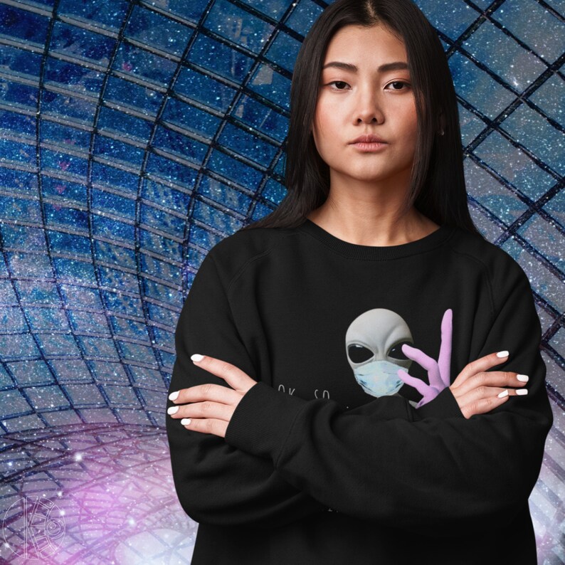 ALIEN NURSE (thing) - Unisex Heavy Blend™ Crewneck Sweatshirt: Extra ...