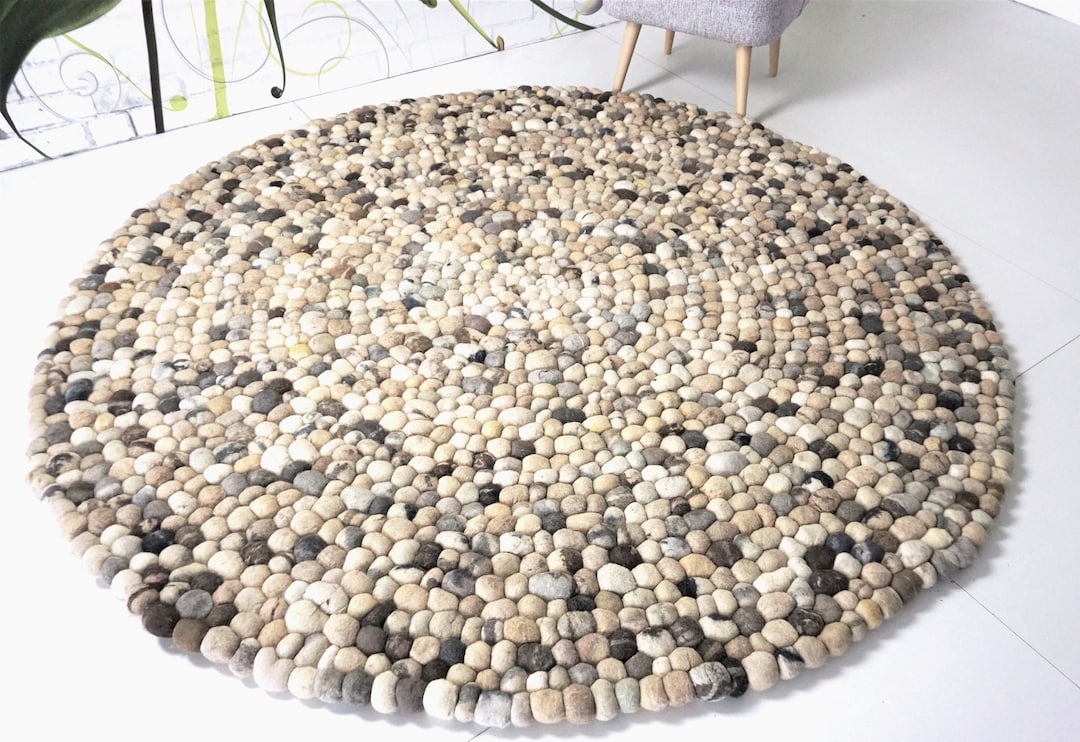 Felt Pom Poms Rug - Natural Felt Pom Poms Rug - Ball of Wool Rug to ...