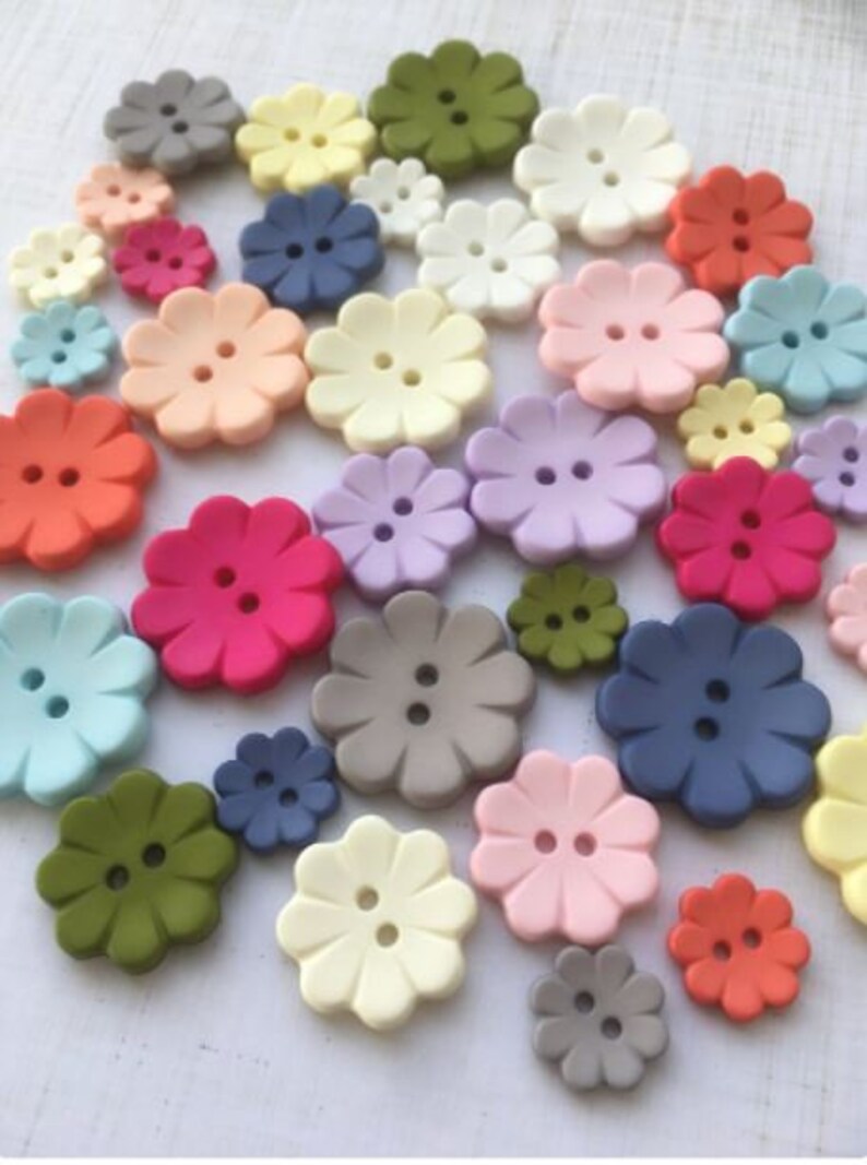 Petal Flower Shaped Buttons - 3 Sizes (5pk), Made in Italy - Etsy