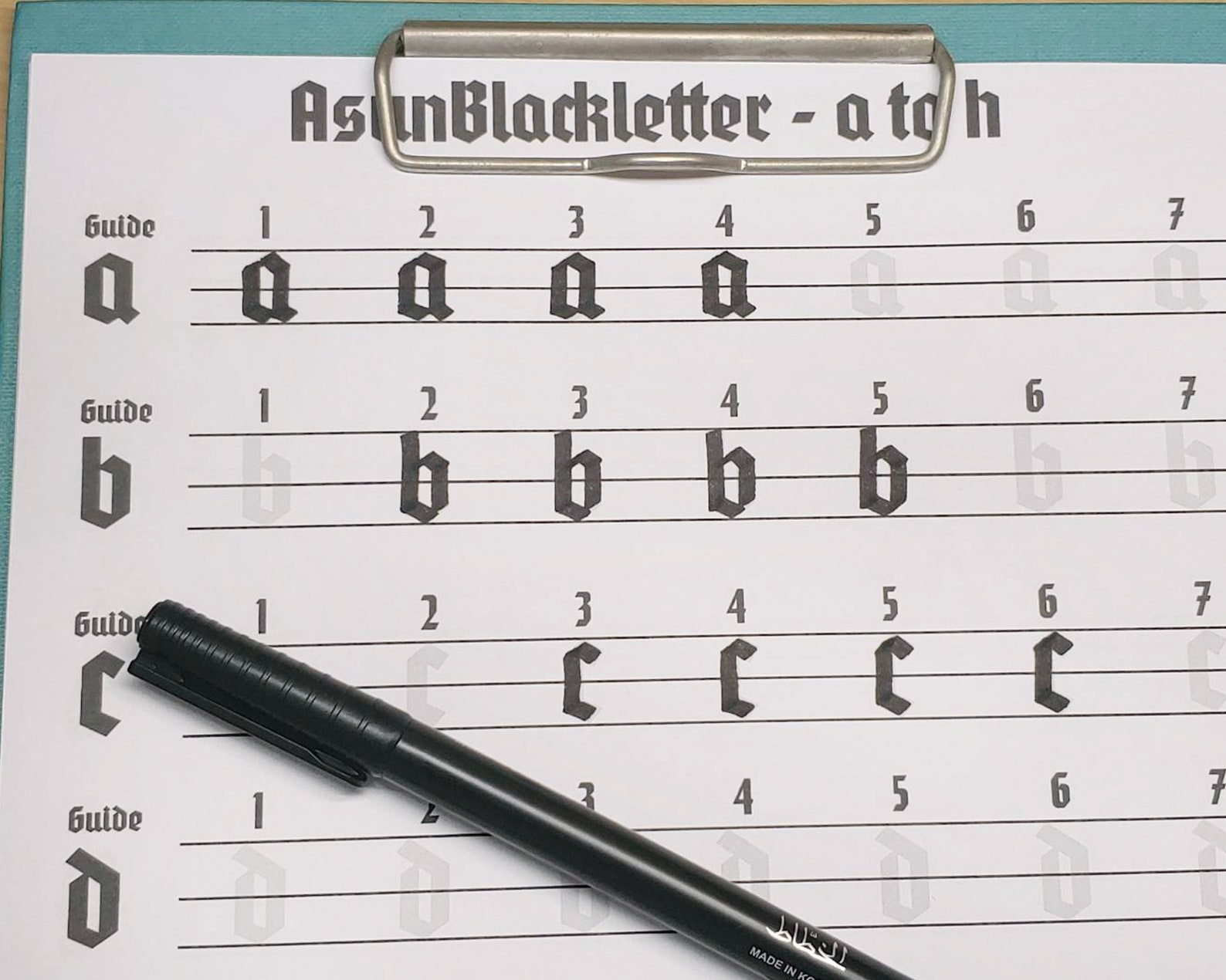 Black Letter Calligraphy Worksheet the Black Letter Handwriting Font ...