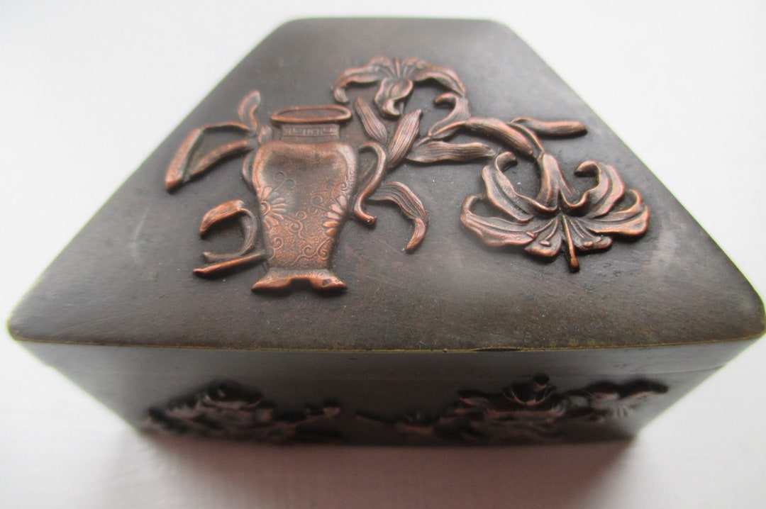 Japanese Meiji Mixed Metal Box Raised Design 5cm by 3 Cm Circa 1900 ...