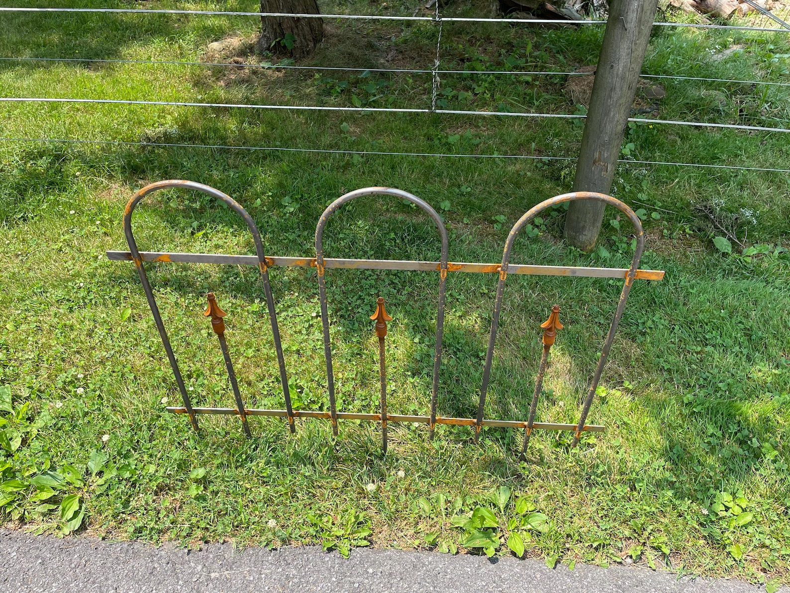 Rusty Wrought Iron Fence Section - Cast Iron - Finial - Garden Border ...