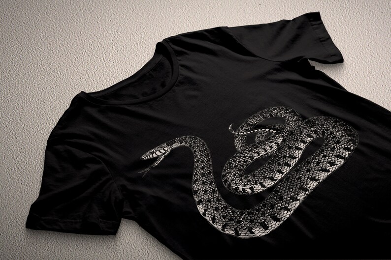 Huge Snake Cobra T-shirt Animal Lover Shirt Witch Clothes | Etsy