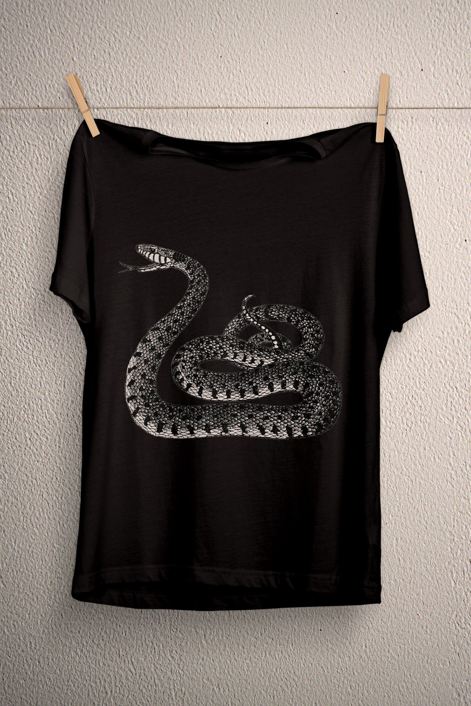 Huge Snake Cobra T-shirt Animal Lover Shirt Witch Clothes | Etsy