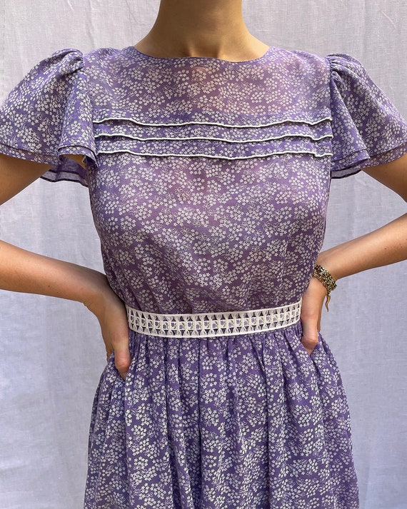 1970s Indian Lavender Floral Calico Dress (XS-M) bloc… - Gem