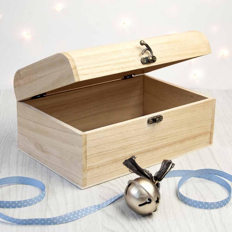 Personalised Traditional Family Christmas Eve Chest - Etsy UK