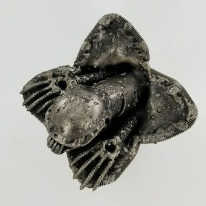 Hatching Alien Egg,handmade Recycled Metal Art Sculpture,pen Holder ...