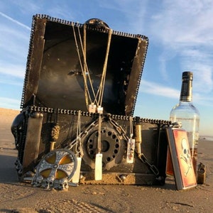 Custom Handmade Treasure Chest Fully Recycled Metal Art Sculpture,scrap ...