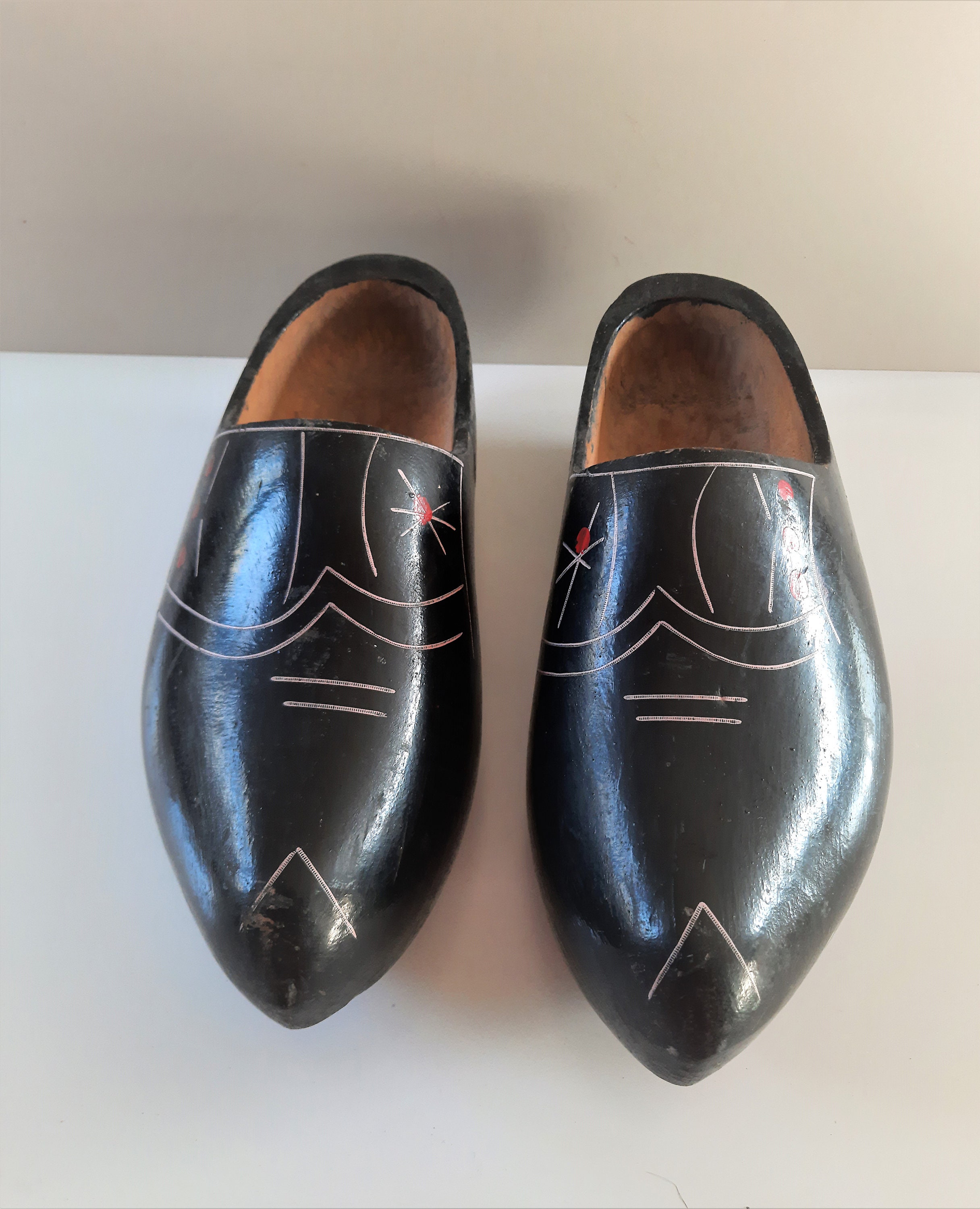 Vintage Klomppen/clogs: Dutch Pair of Black Hand Carved Wooden | Etsy