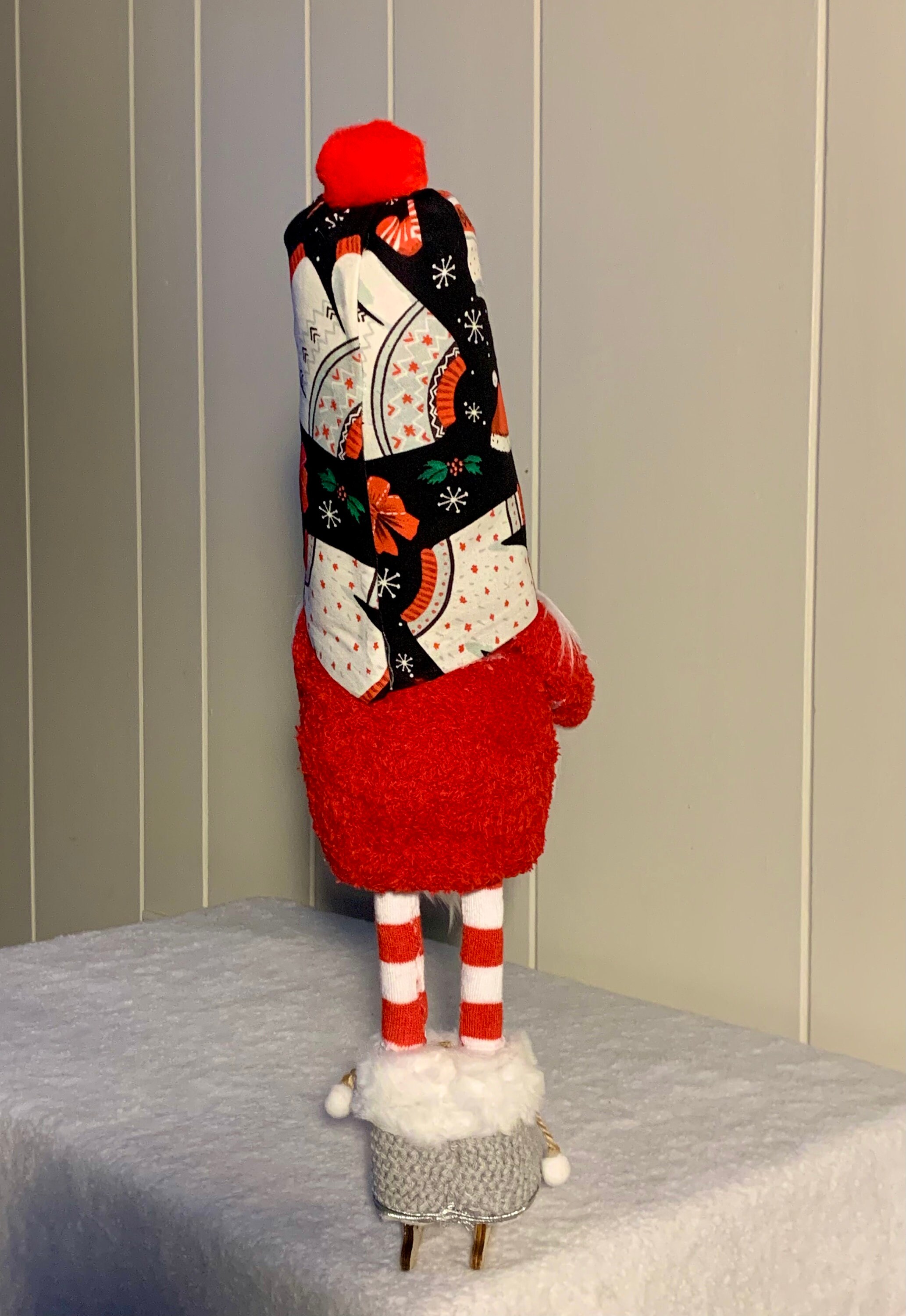 Gnome Ice Skating Ng - Etsy