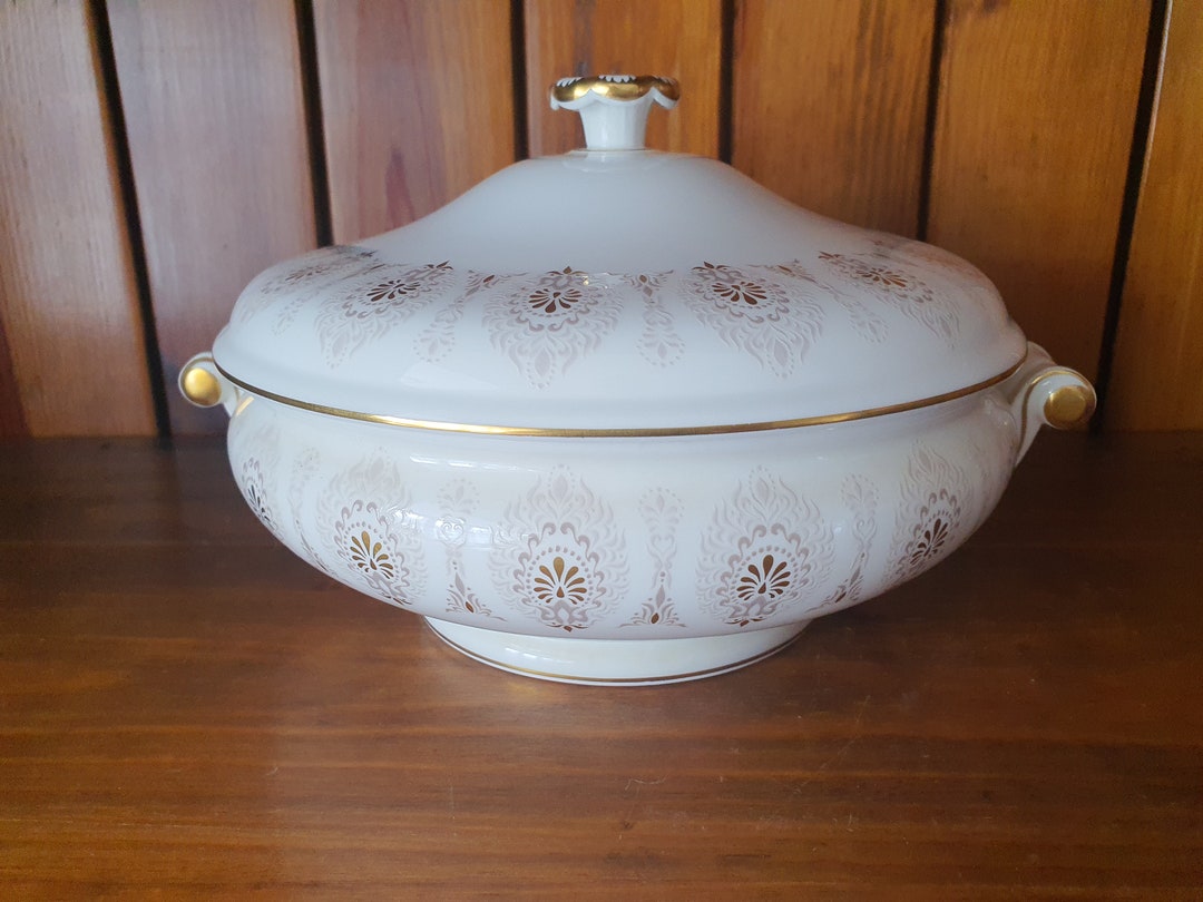 Vintage Wedgwood Medina Bone China Serving Tureen / Serving Dish With ...
