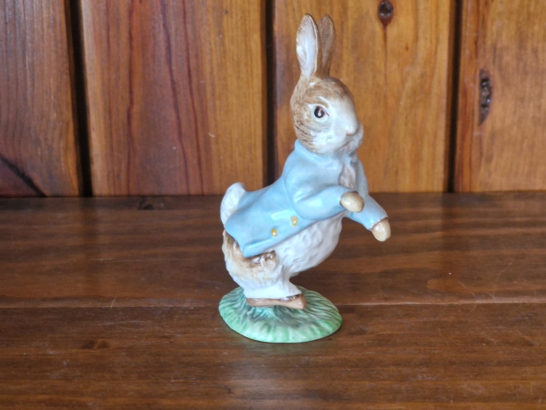 Vintage Beswick Peter Rabbit Figurine. Modelled by Arthur Gredington ...