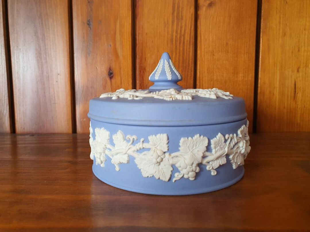 Vintage Wedgwood Blue Jasperware Lidded Powder Bowl. Good for Trinkets ...