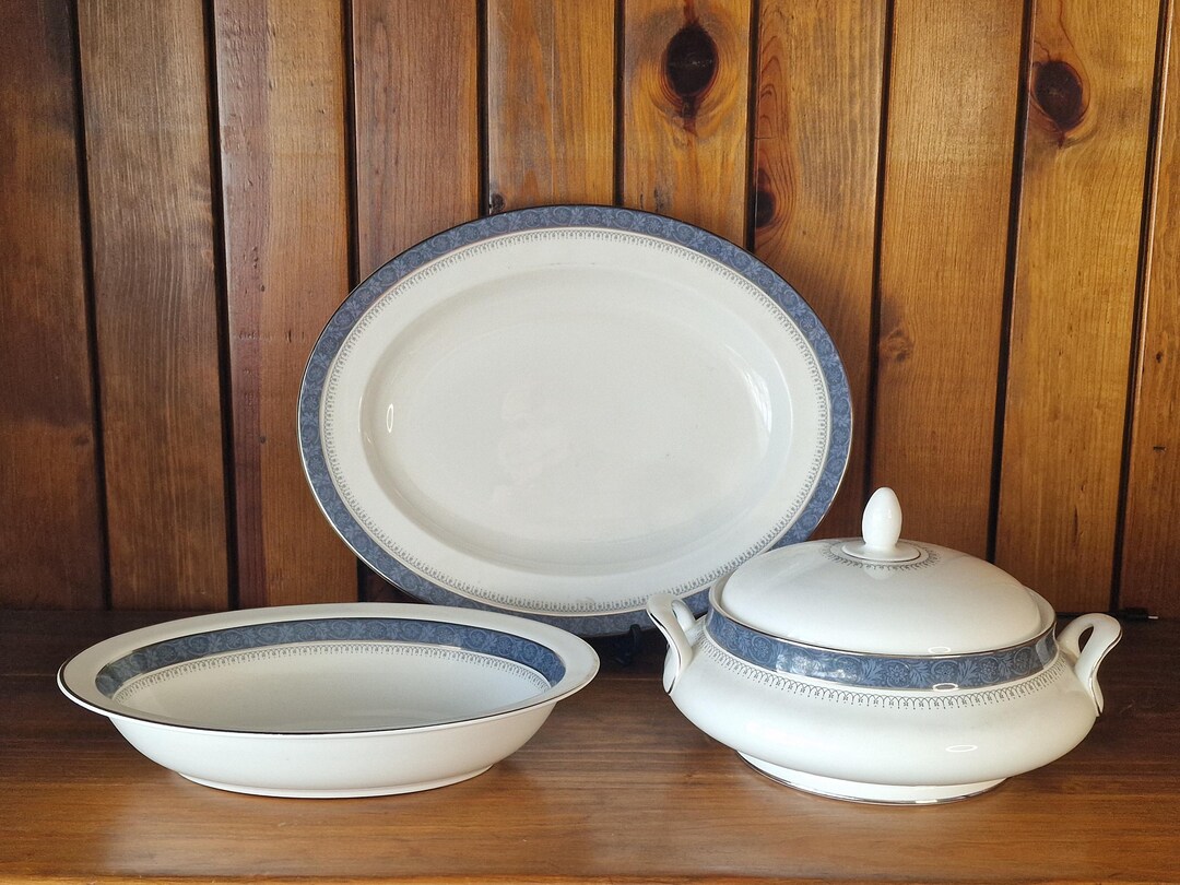Vintage Royal Doulton Sherbrooke Fine English Bone China. Pattern H5009 ...