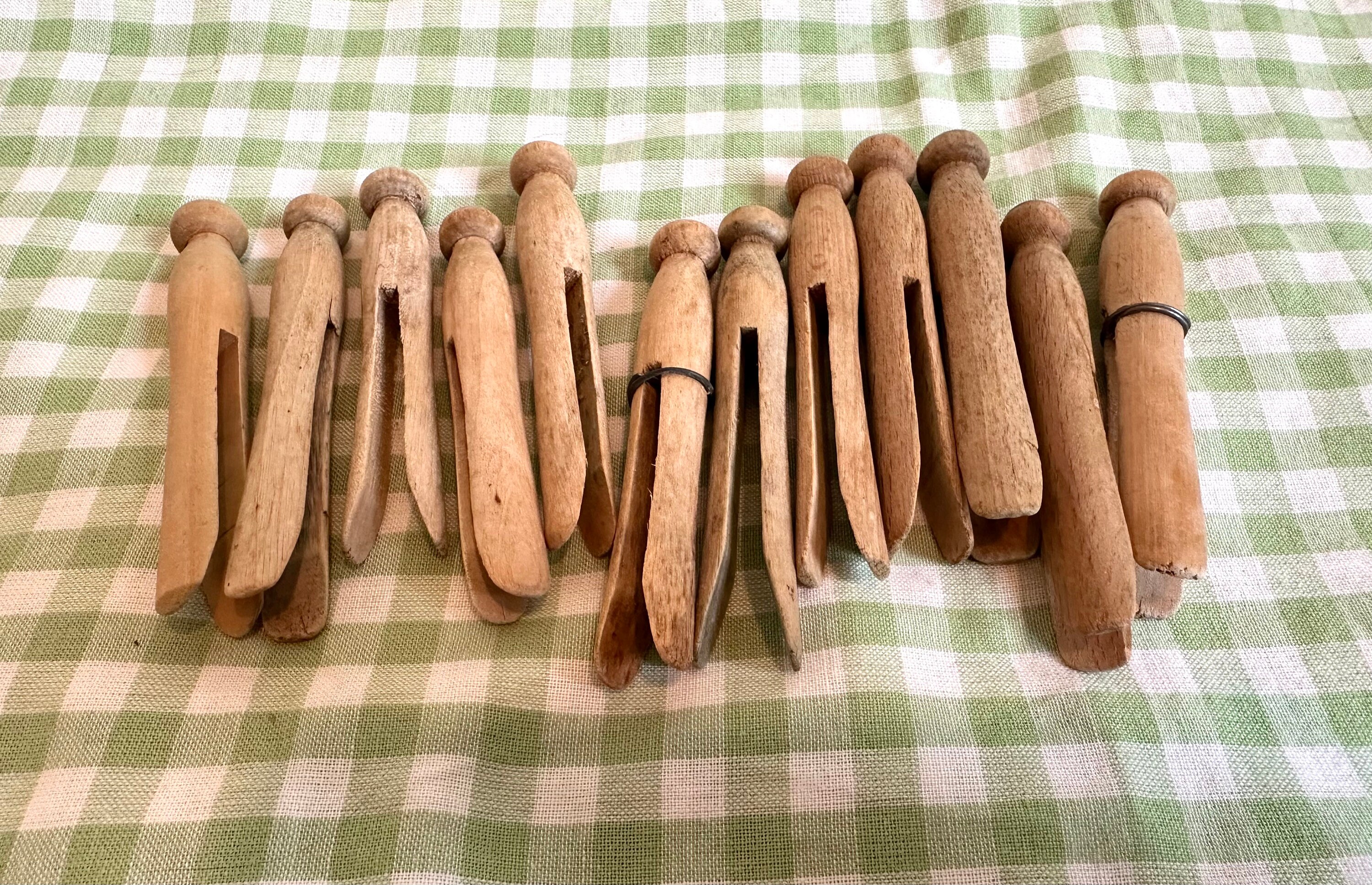 12 Vintage Round Wood Clothespins - Wood Pegs - Old Clothespins ...