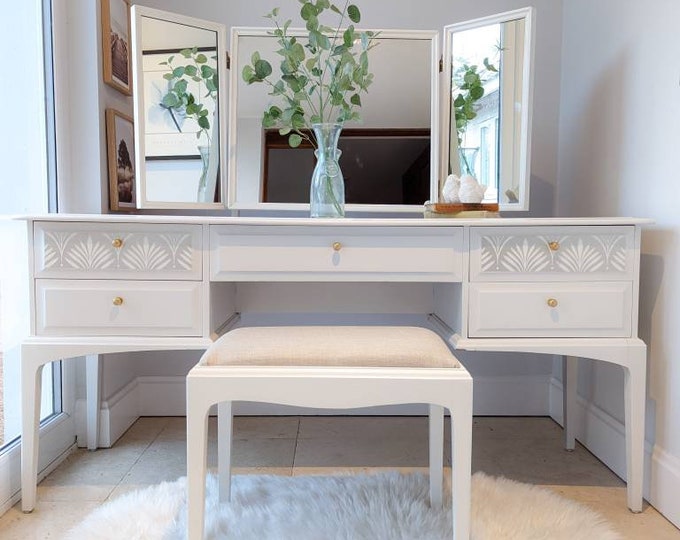 Spray Painted White Stag Minstrel Dressing Table Set With Triple Mirror ...