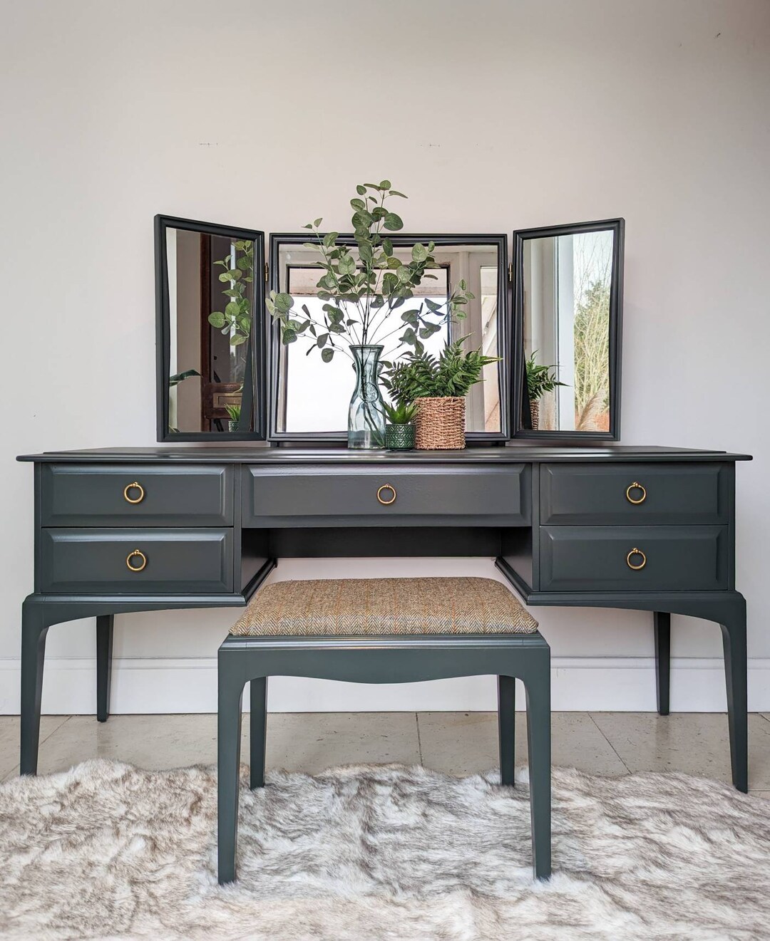 Green Stag Minstrel Dressing Table Set With Triple Mirror & Stool ...