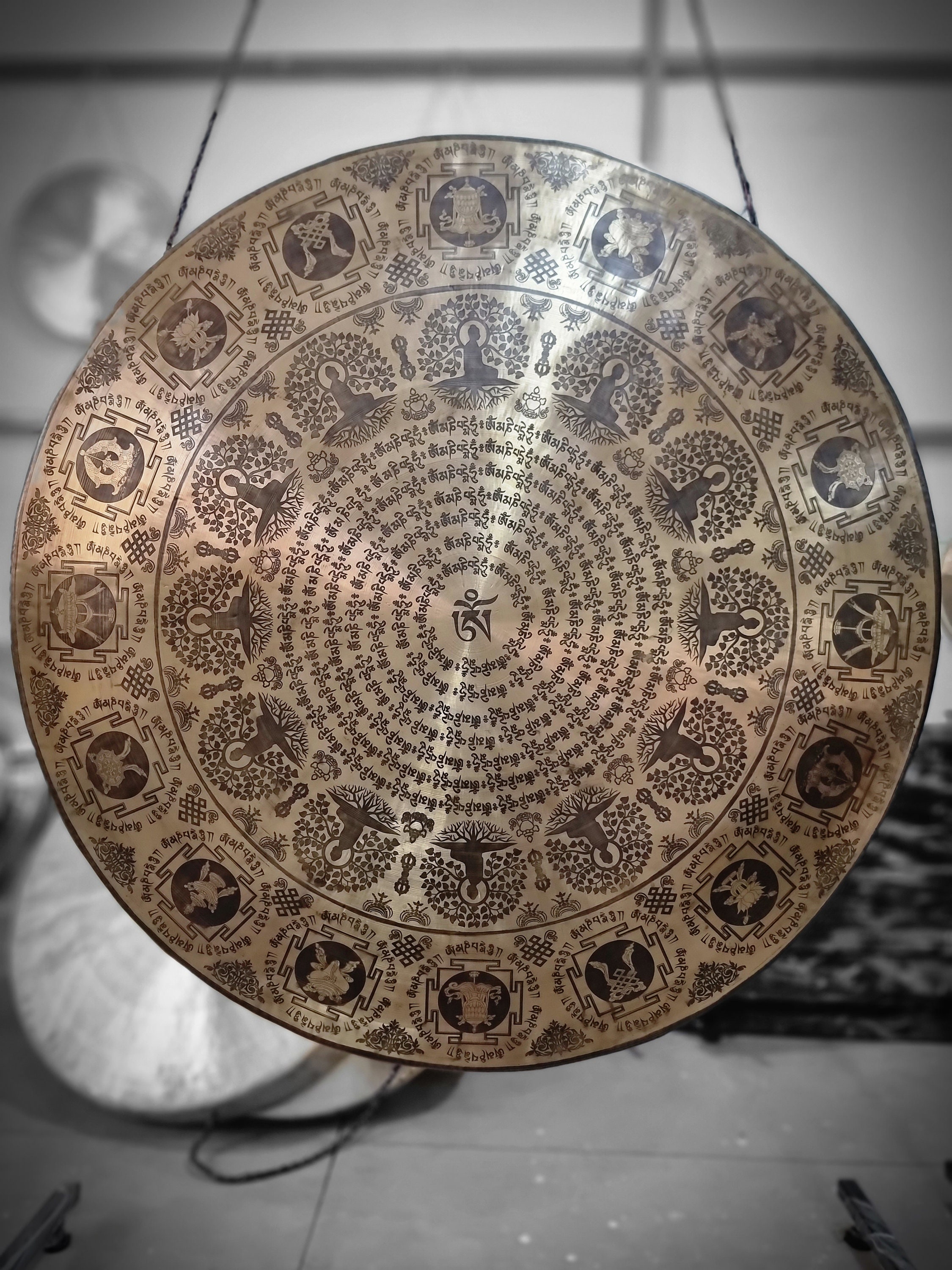 Large Size Master Healing Handmade Tibetan Gong- Professional Sound ...