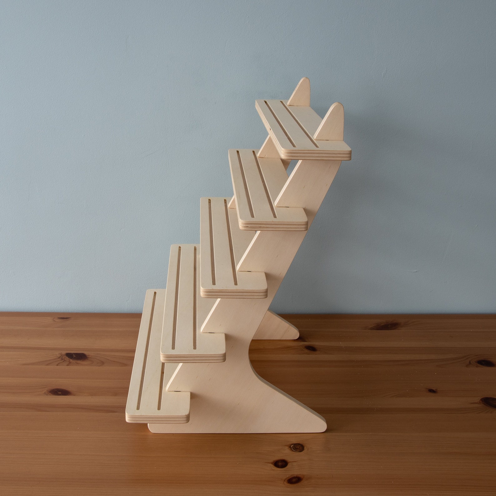 Space Saving 5 Tiered Display Stand With Reversible Grooved Shelving ...