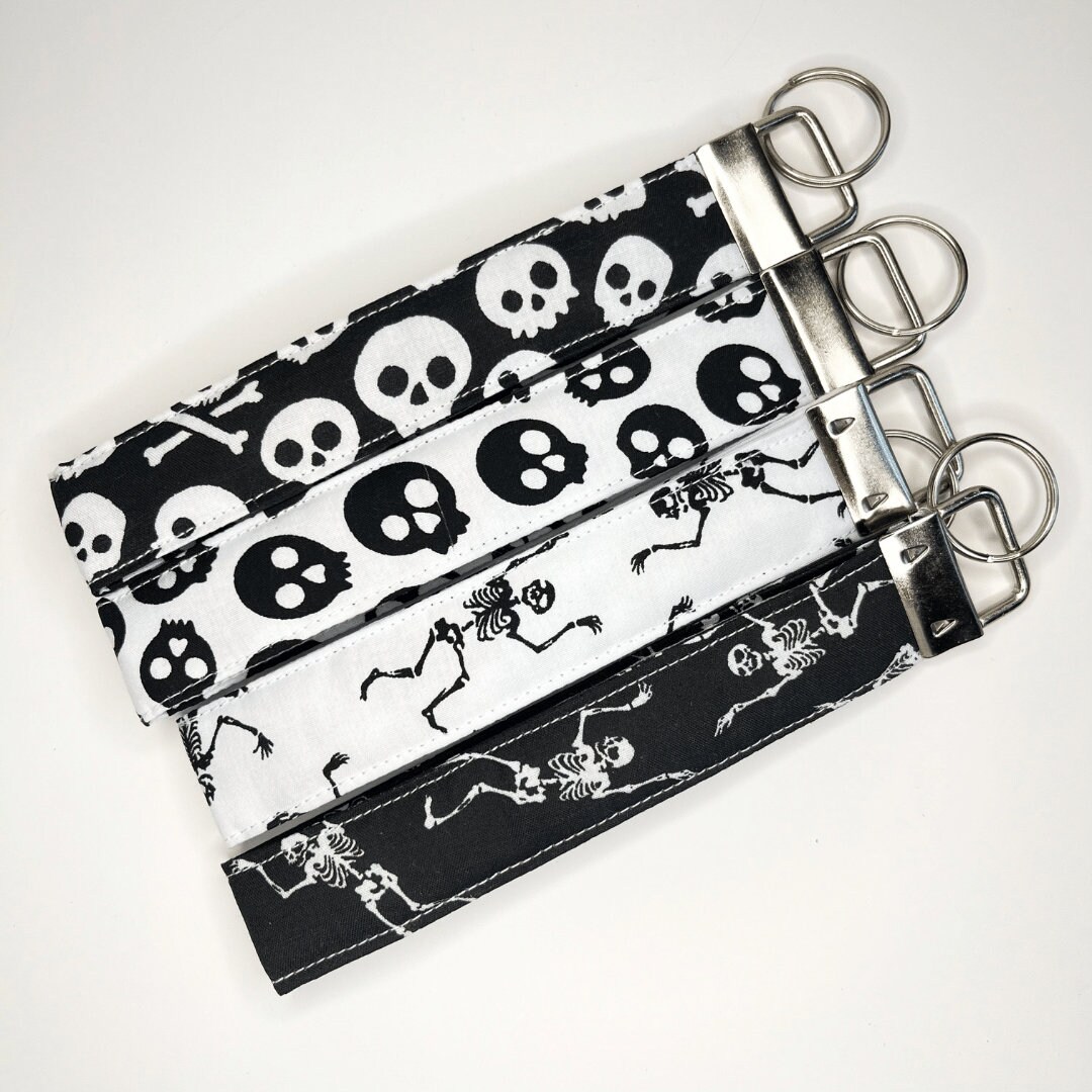 Skull Keychain Wristlet / Gothic Wrist Lanyard for Keys, Halloween ...