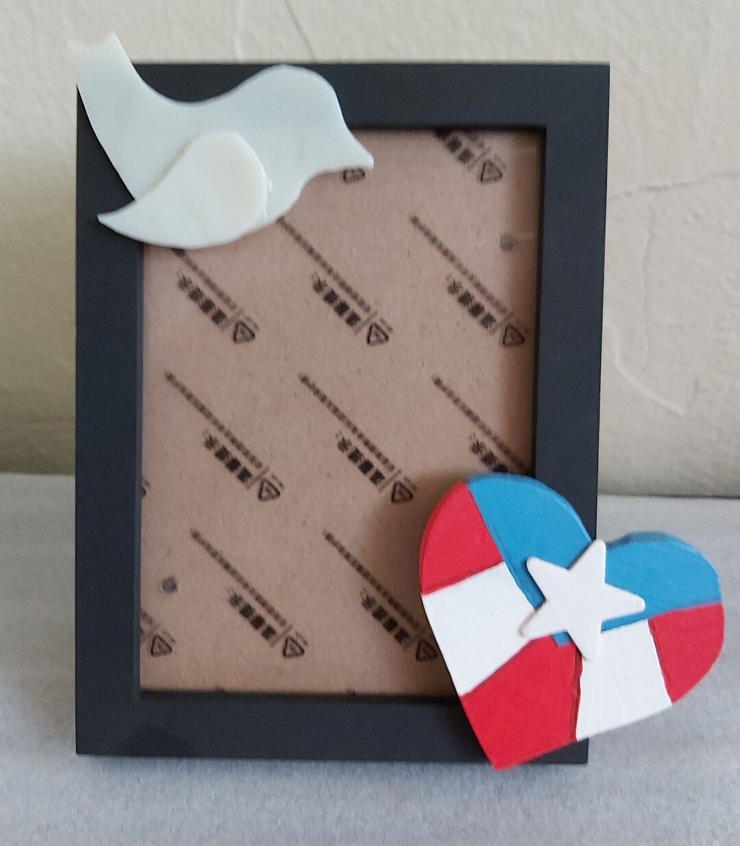 Paloma de la paz y corazón con marco de fotos de la bandera de - Etsy ...
