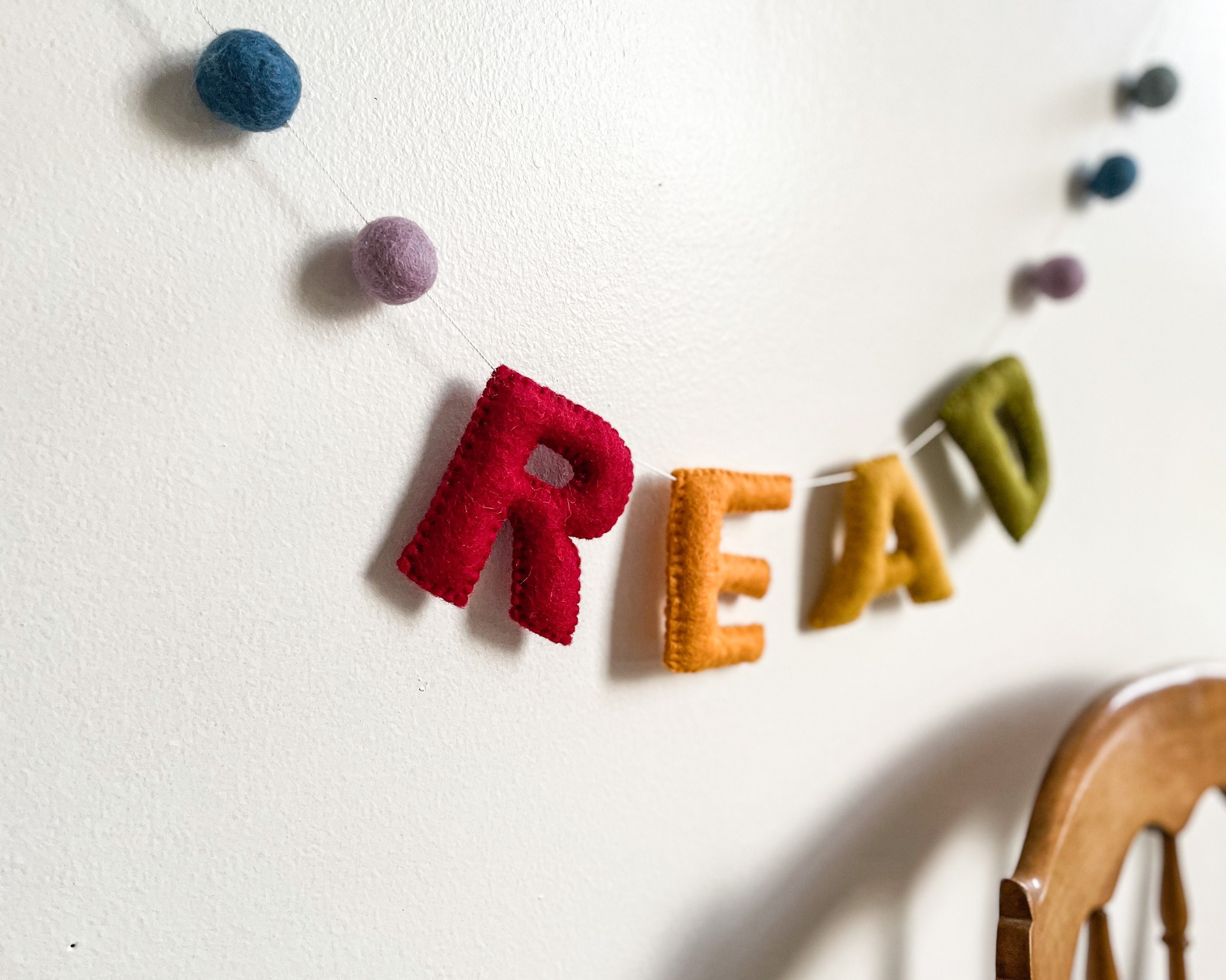 Read Sign Read Garland Banner in Rainbow - Etsy