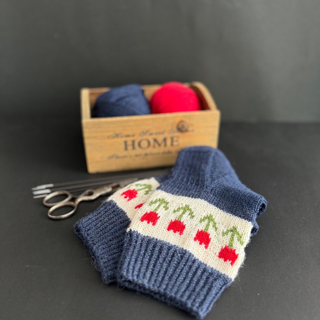 Tulips Fair Isle Socks Knitting Pattern (digital Item) - Etsy
