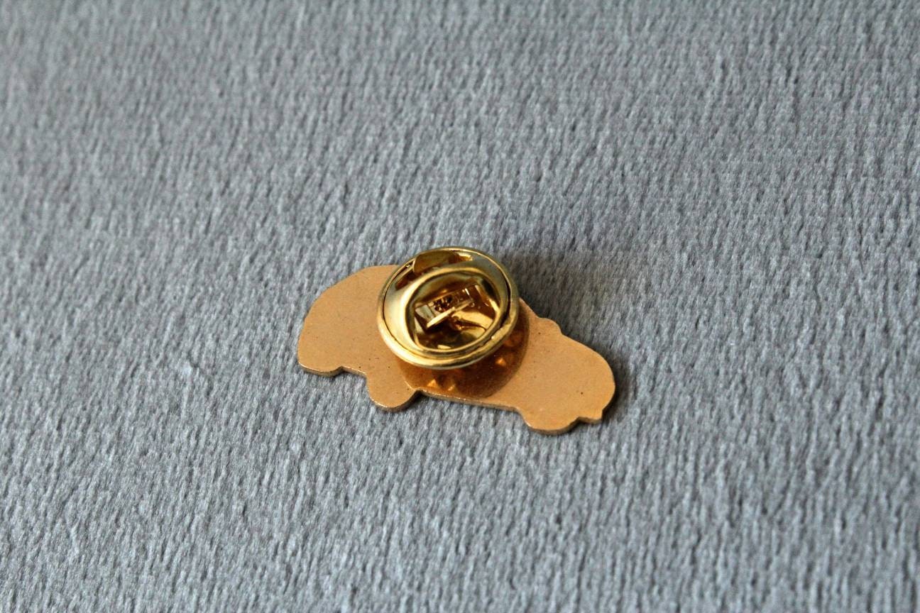 Pin's Red Car. Vintage Pine - Etsy UK