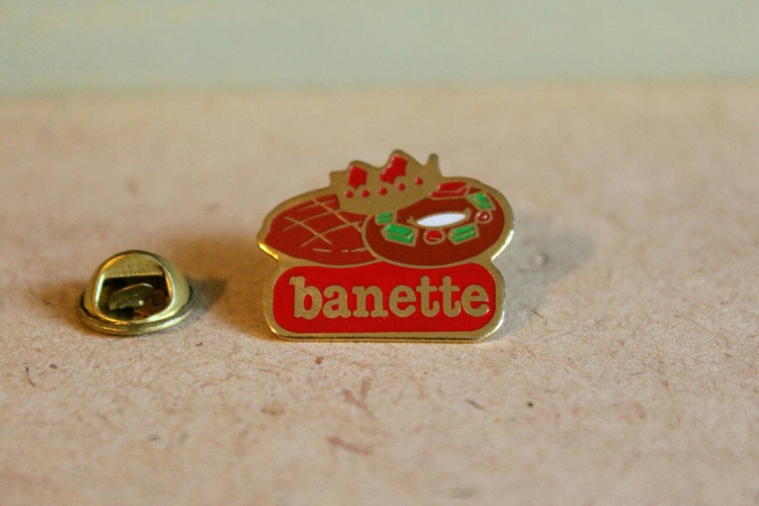 Pin's Banette. Vintage Enamel Pin France Lapel Pin - Etsy