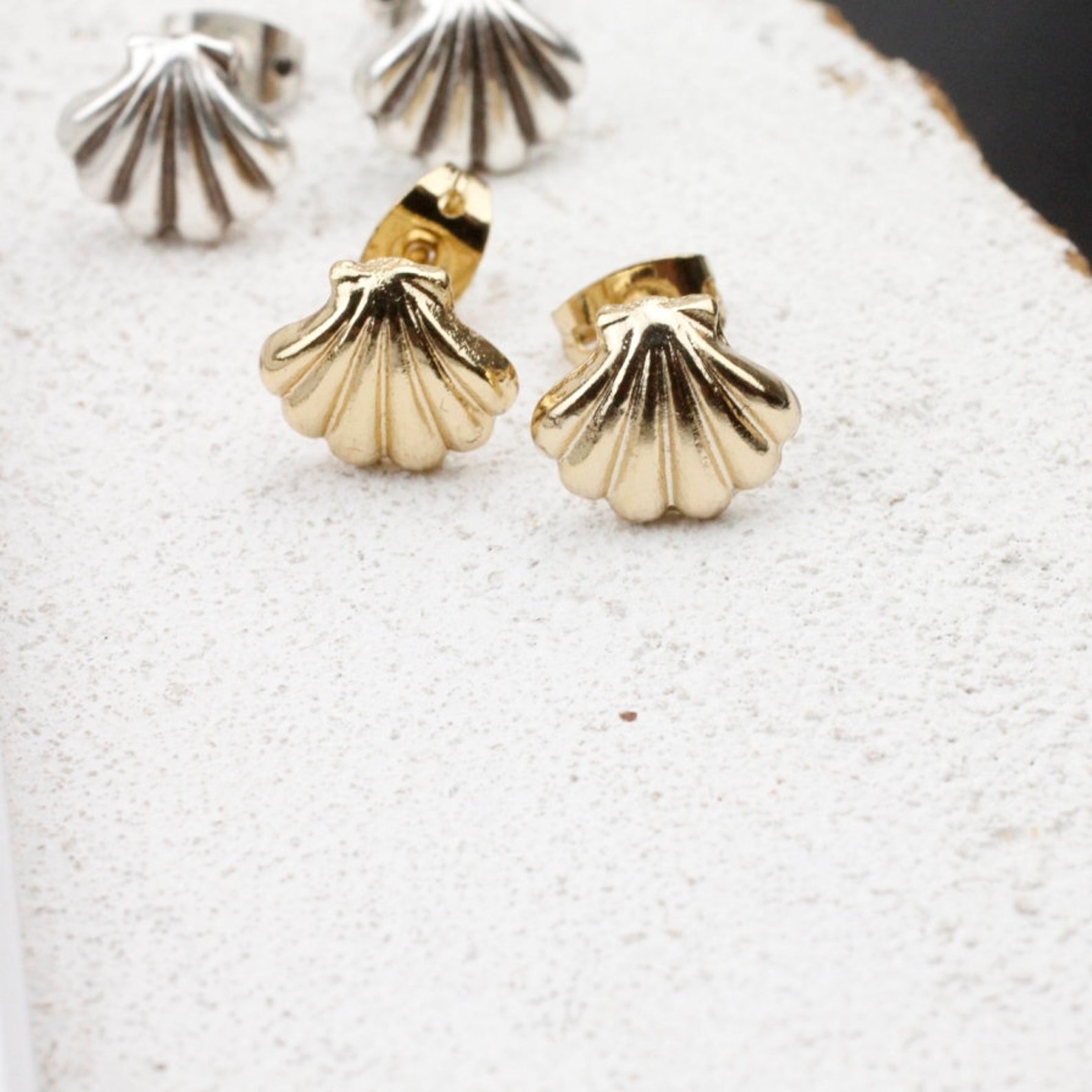 5 Pairs Wholesale Gold Shell Earrings Sea Shell Stud - Etsy