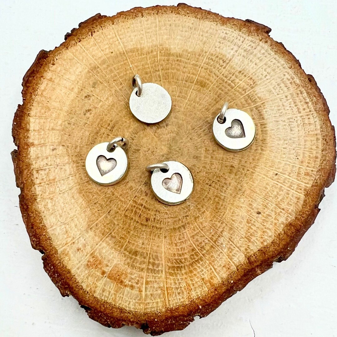 20 Antique Silver Heart Coin Charms: 10mm Zamak Pendants - Etsy