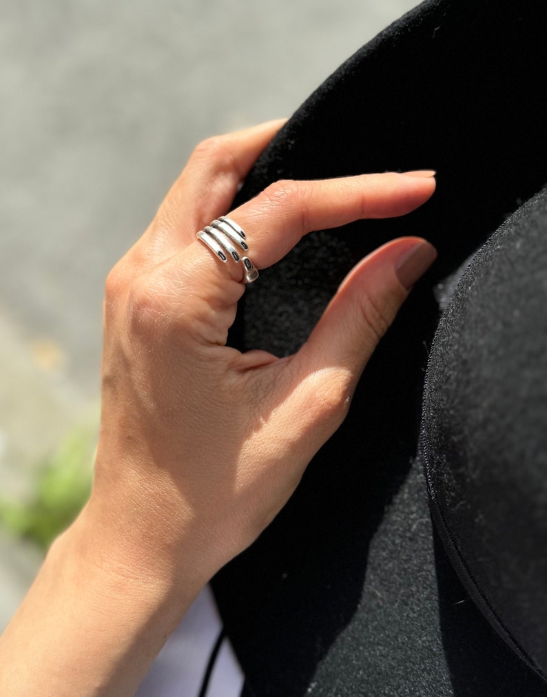 Antique Silver Gripping Hand Ring: Adjustable Bohemian Jewelry - Etsy