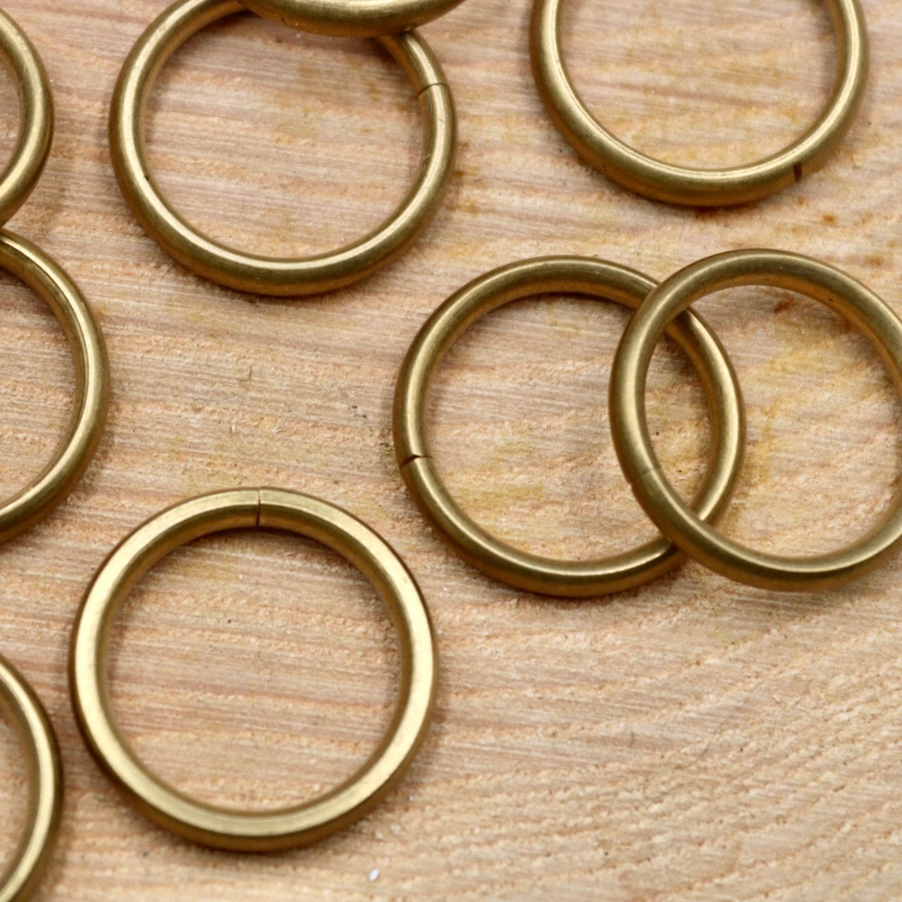 Raw Brass Large Jump Rings: Thick DIY Jewelry Findings (10 Pcs) - Etsy
