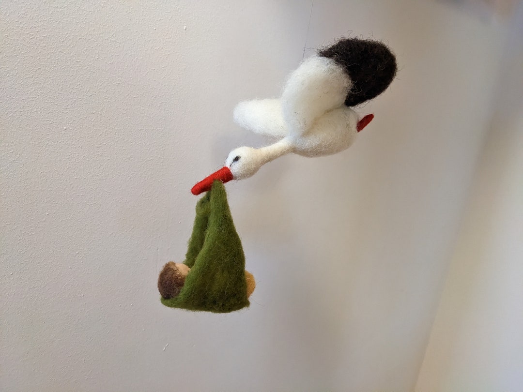 Storch bringt das Kind/ Gefilzter Storch/ Geschenk zur Geburt - Etsy.de