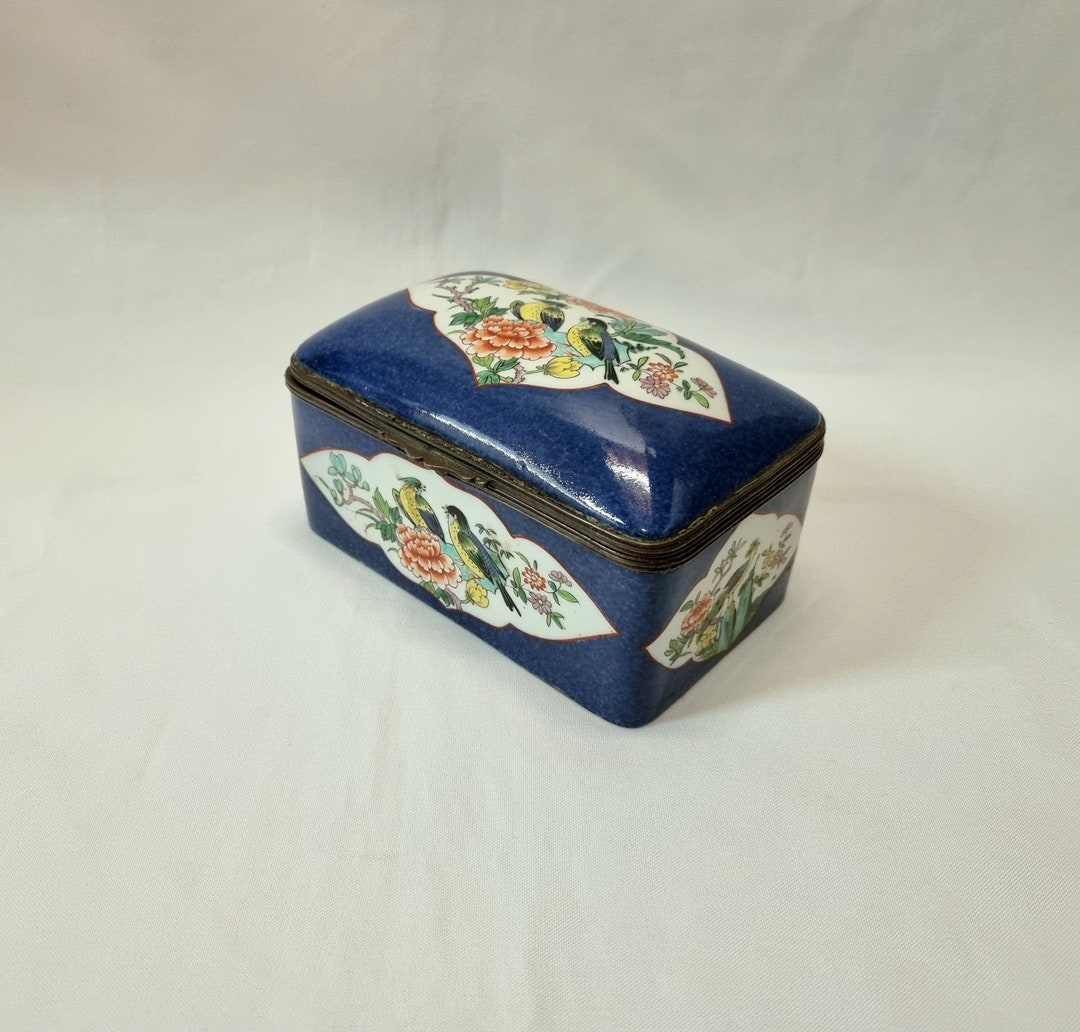 Antique French Box - a Beautiful Antique Porcelain Dressing Table Box ...