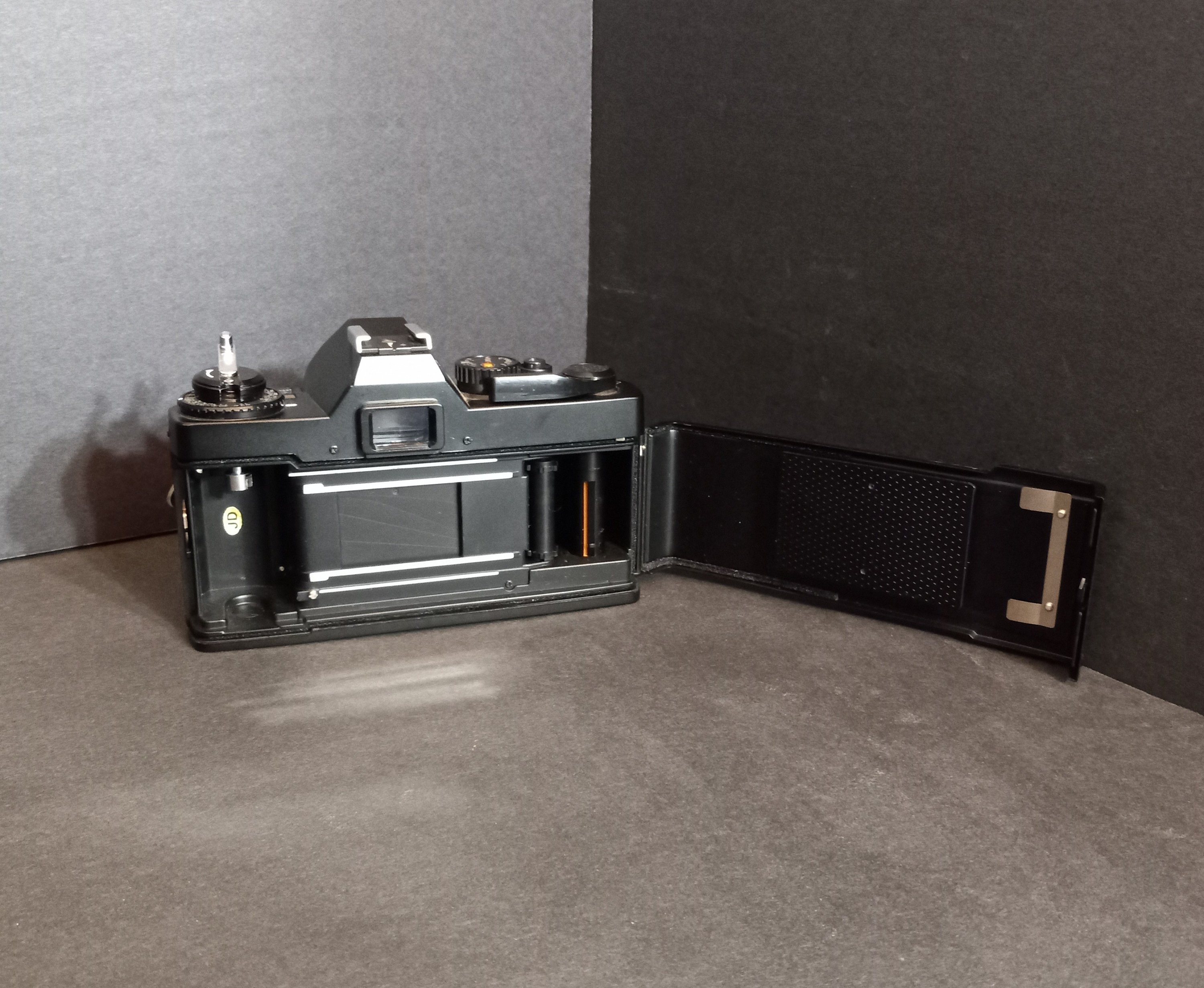 Vintage Mamiya ZE 35mm SLR Camera 1980s Untested Made in Japan Retro ...