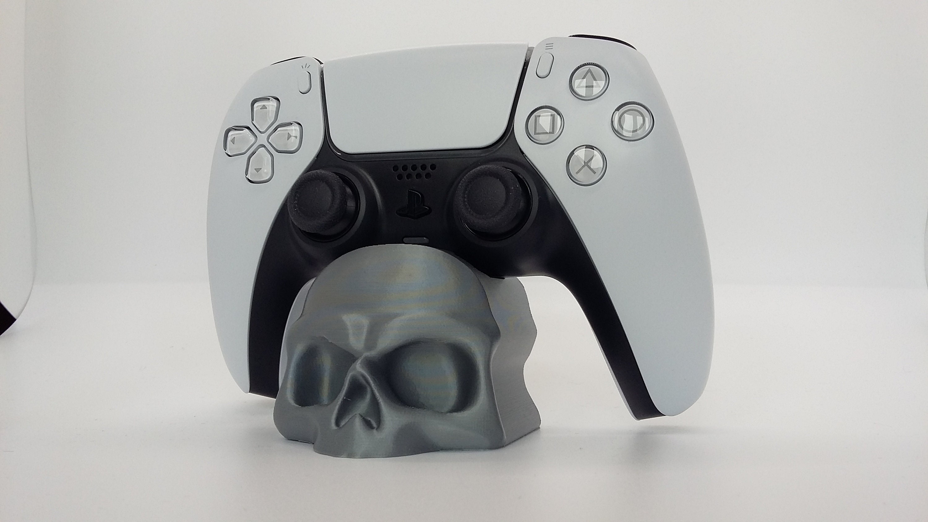 PS5 & PS4 Controller Skull Stand - Etsy Singapore