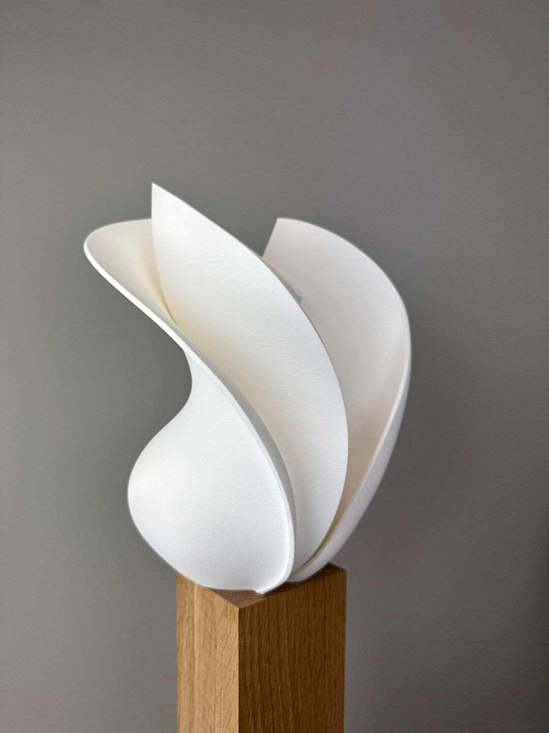 Abstract Flower Vase for Mantel, Modern Wavy Vase With Layered Design ...