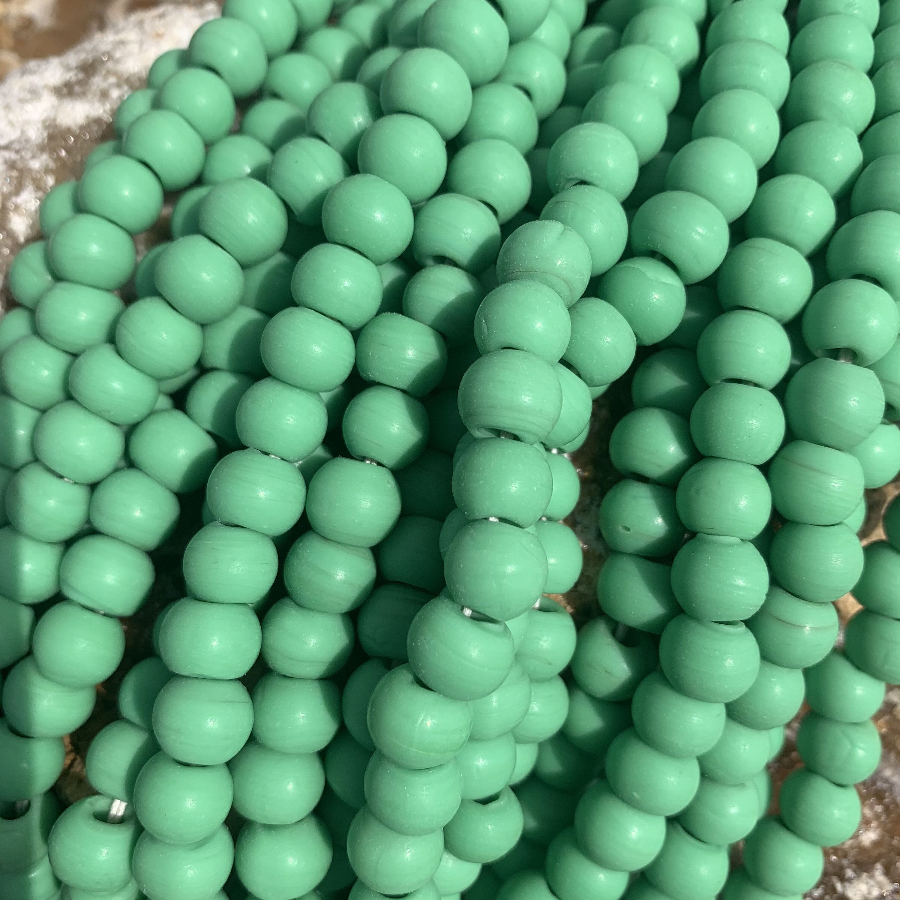 Supply 50 Foam Green Matte Glass Crow Beads Macrame Beads - Etsy Sweden