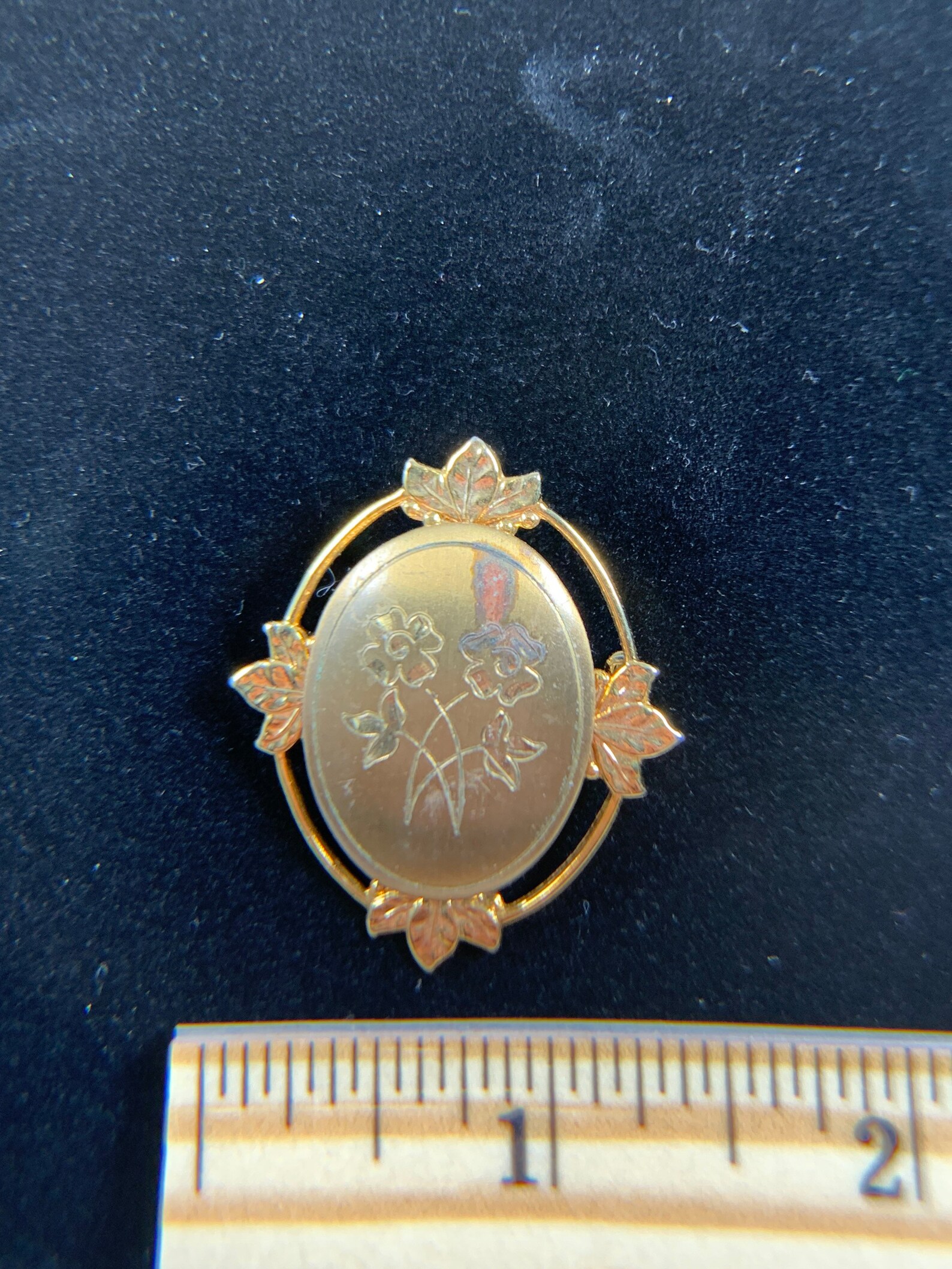 Vintage Gold Floral Decorative Brooch Pin. Gold Floral Brooch. Flower ...