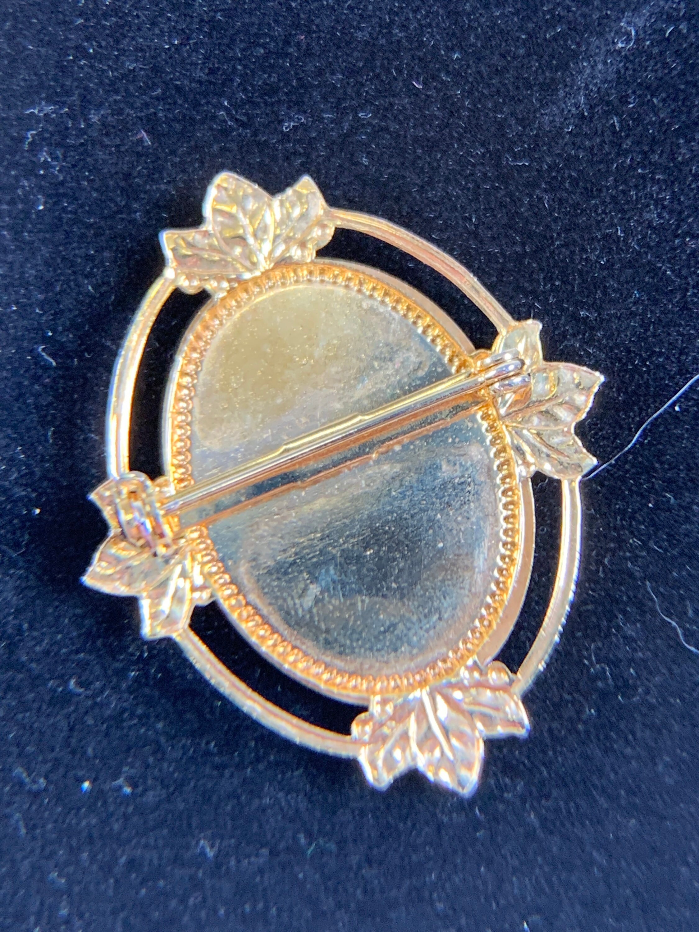 Vintage Gold Floral Decorative Brooch Pin. Gold Floral Brooch. Flower ...