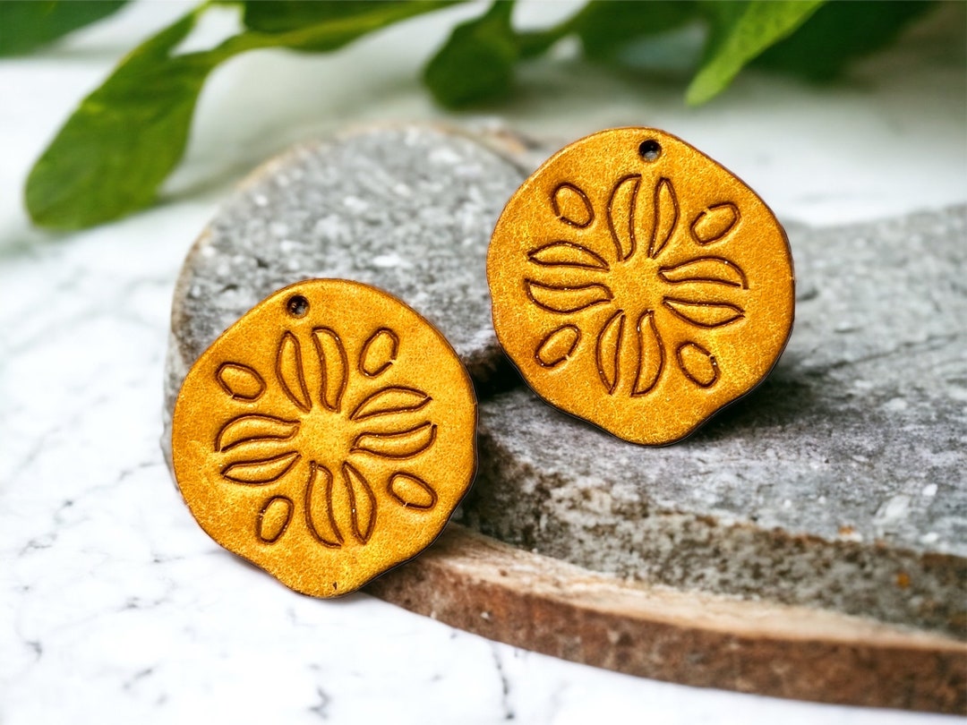 Embossed Seashell Leather Earring Die, 1.5 Inch, Sizzix Compatible ...