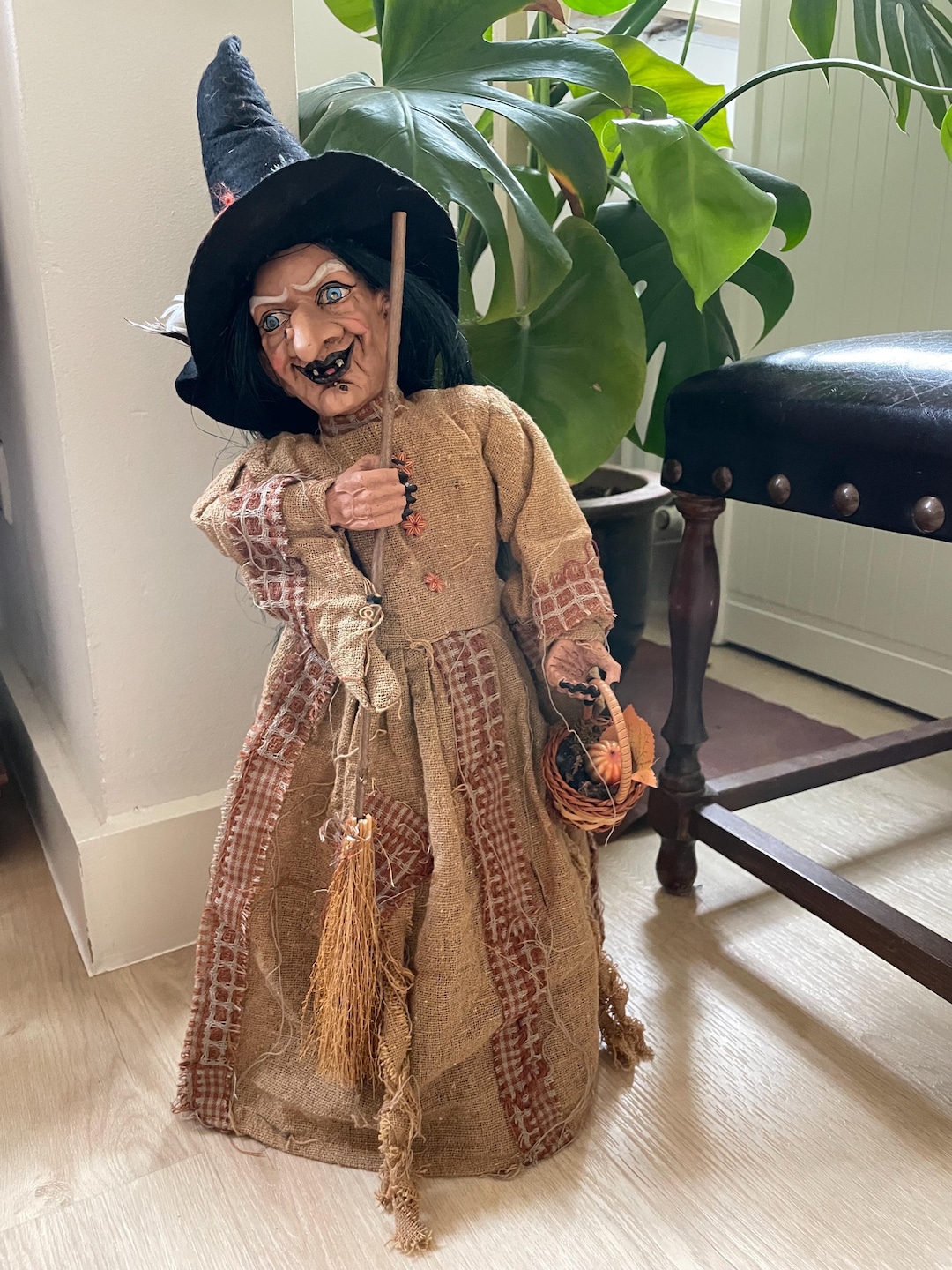 Battery Operated Witch That Cackles and Flashes Green Shiny Eyes When ...