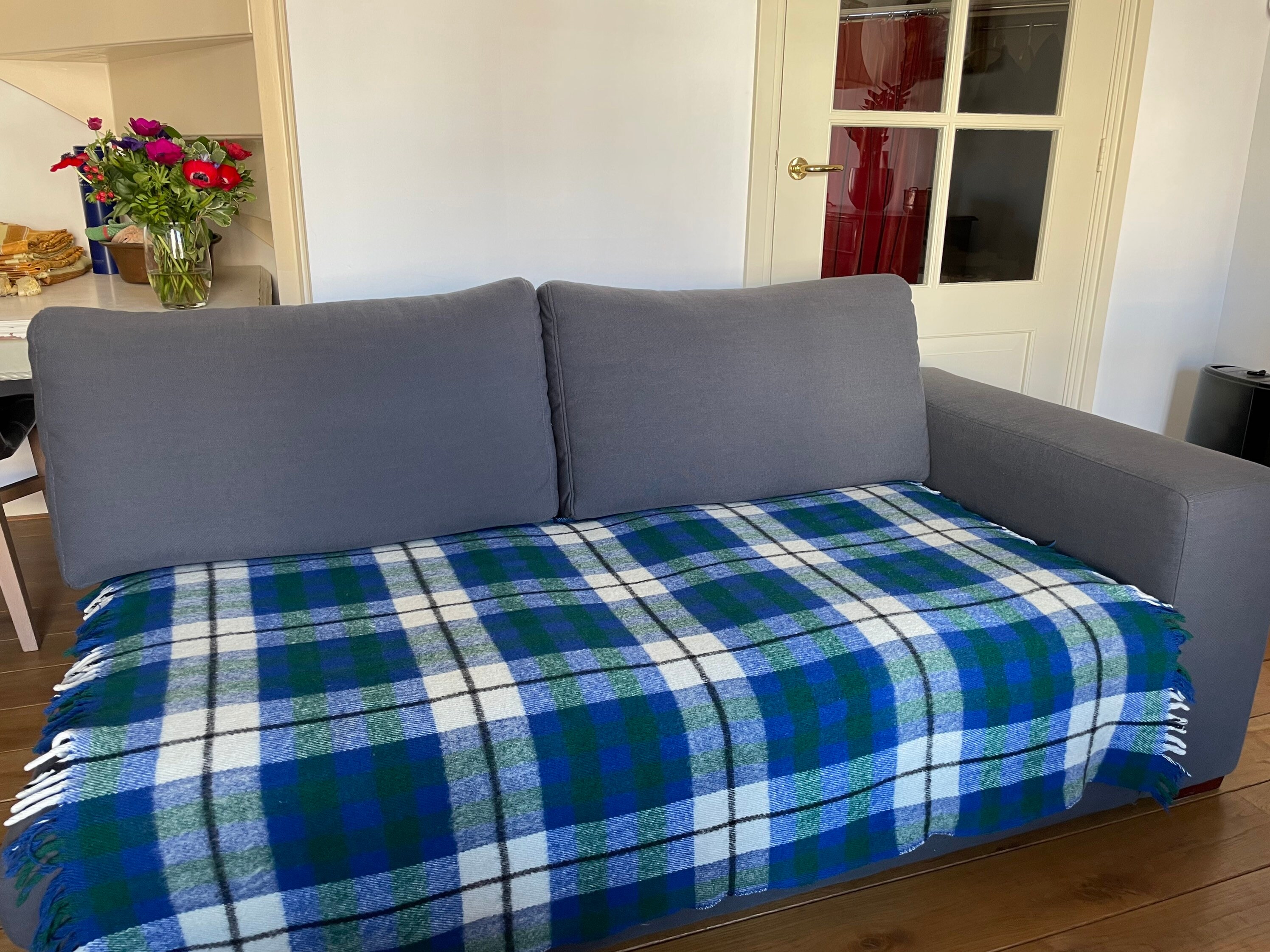 Beautiful Woollen Vintage Check Blanket in Blue, Green, White and Black ...