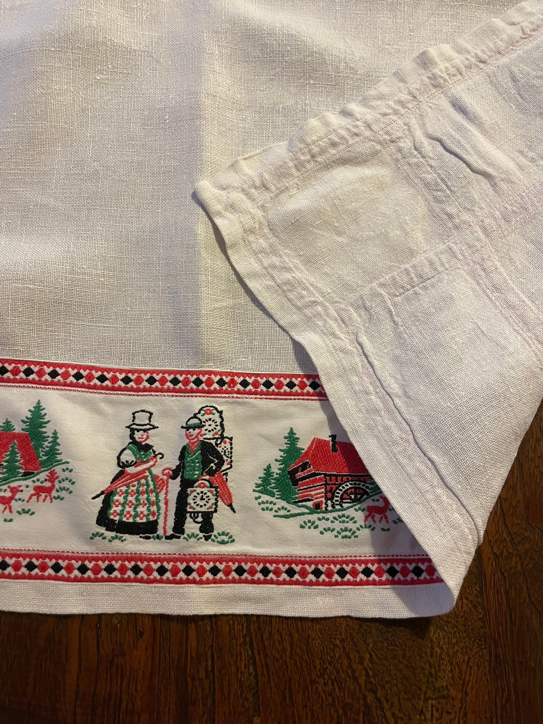 Delightful Pure White Small Vintage Linen Tablecloth With Embroidered ...