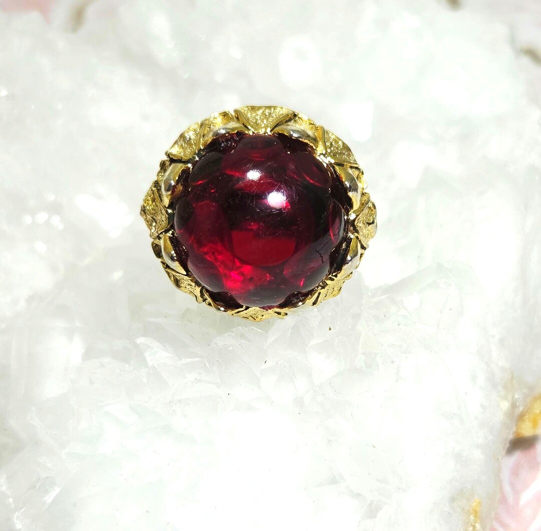 Vintage Ruby Red Glass Dome Ring – Gold Tone Leaf Crown Setting - Etsy