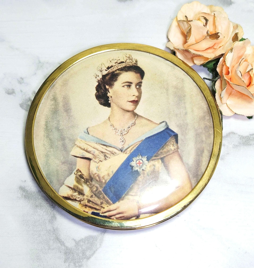 Vintage Queen Elizabeth 1953 Coronation Souvenir Powder Compact Made in ...