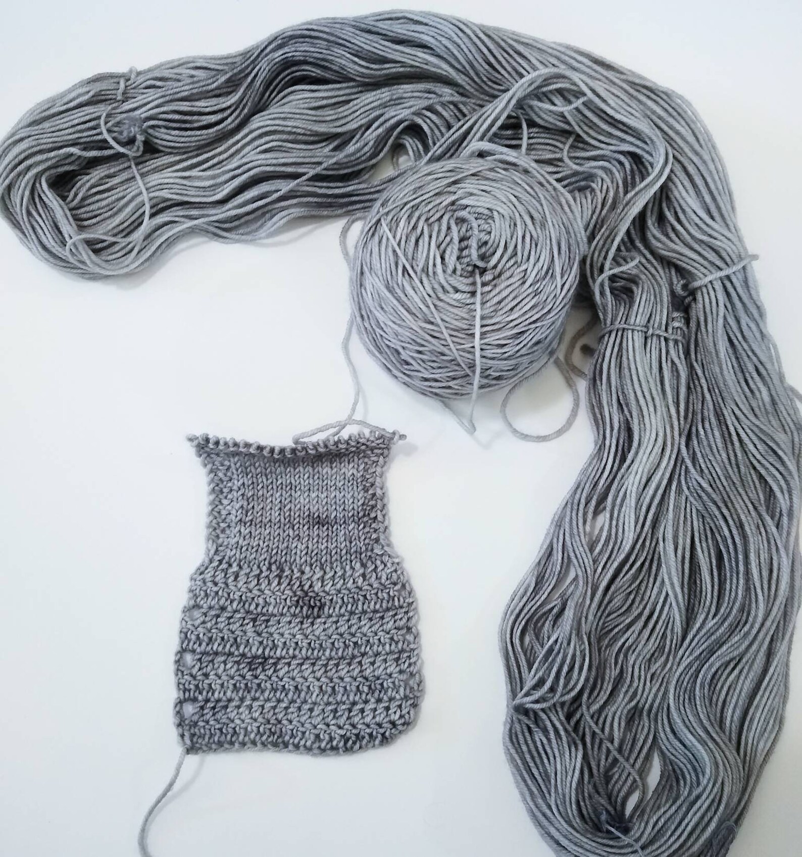 Hand Dyed Yarn ~ PLATINUM 100g Superwash Merino DK Weight 4 Ply Yarn - Etsy