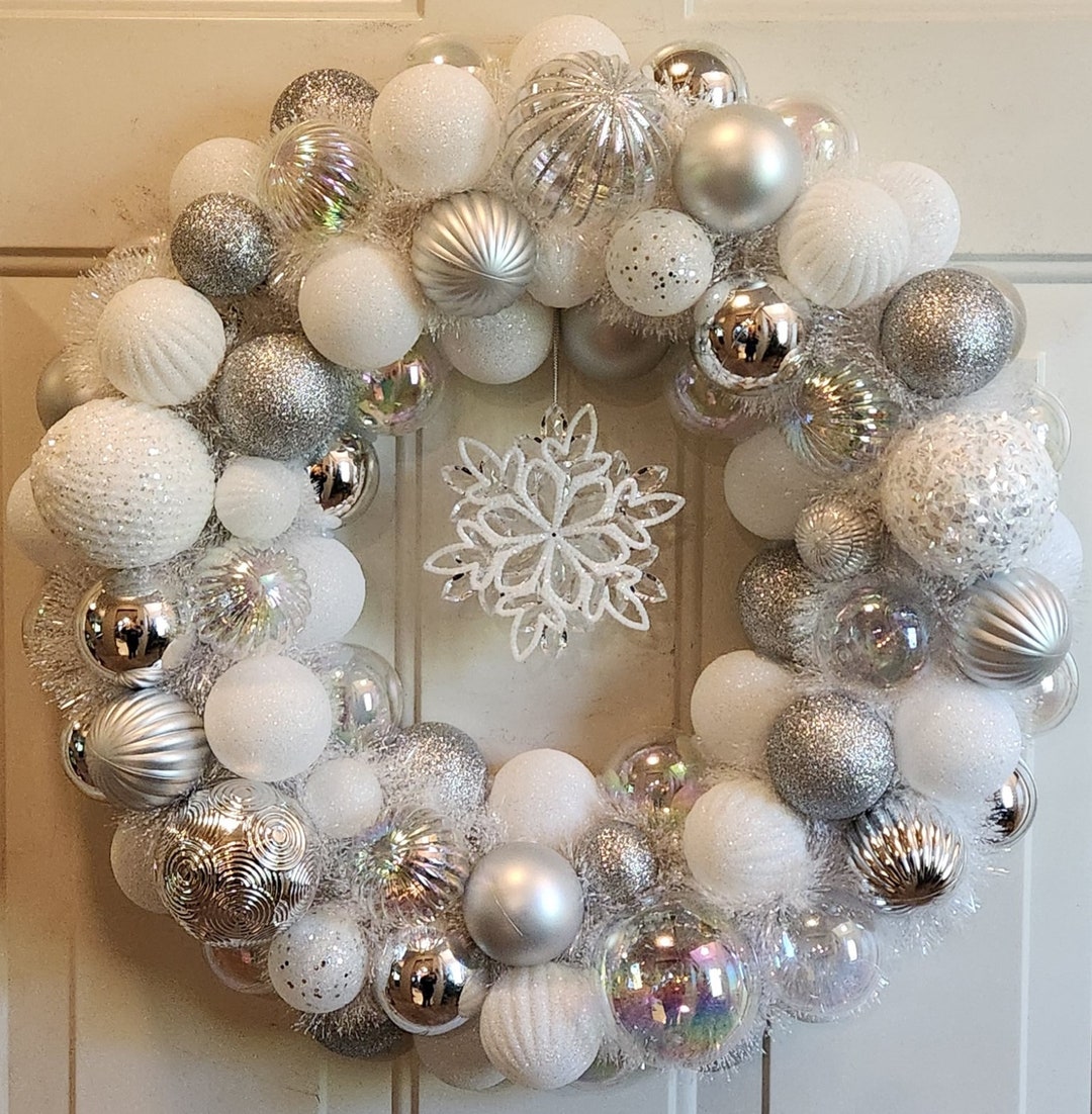 White Snowflake Wreath - Etsy