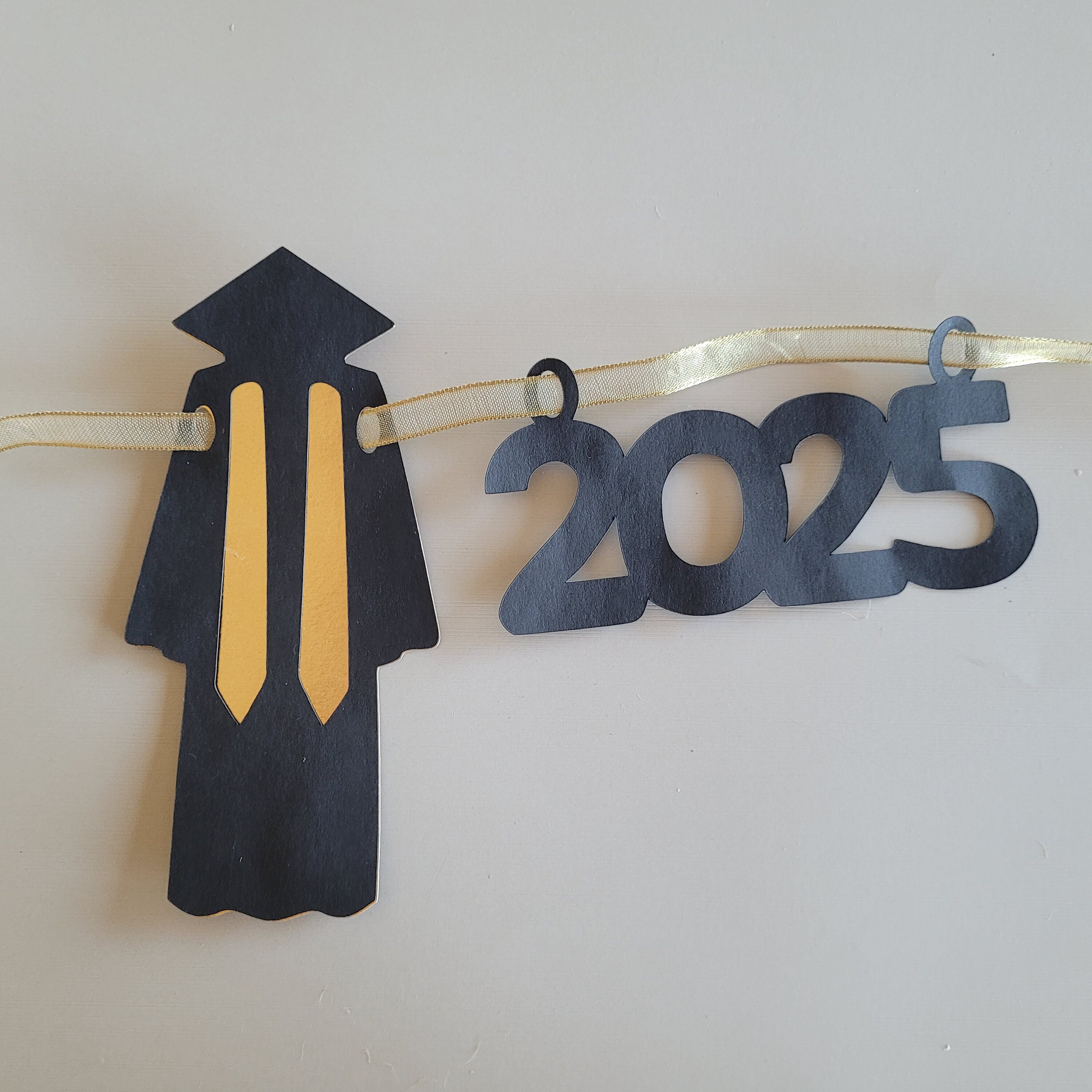 Graduation Robe 2025 Banner SVG, DIY Cut Digital Files for Cricut ...